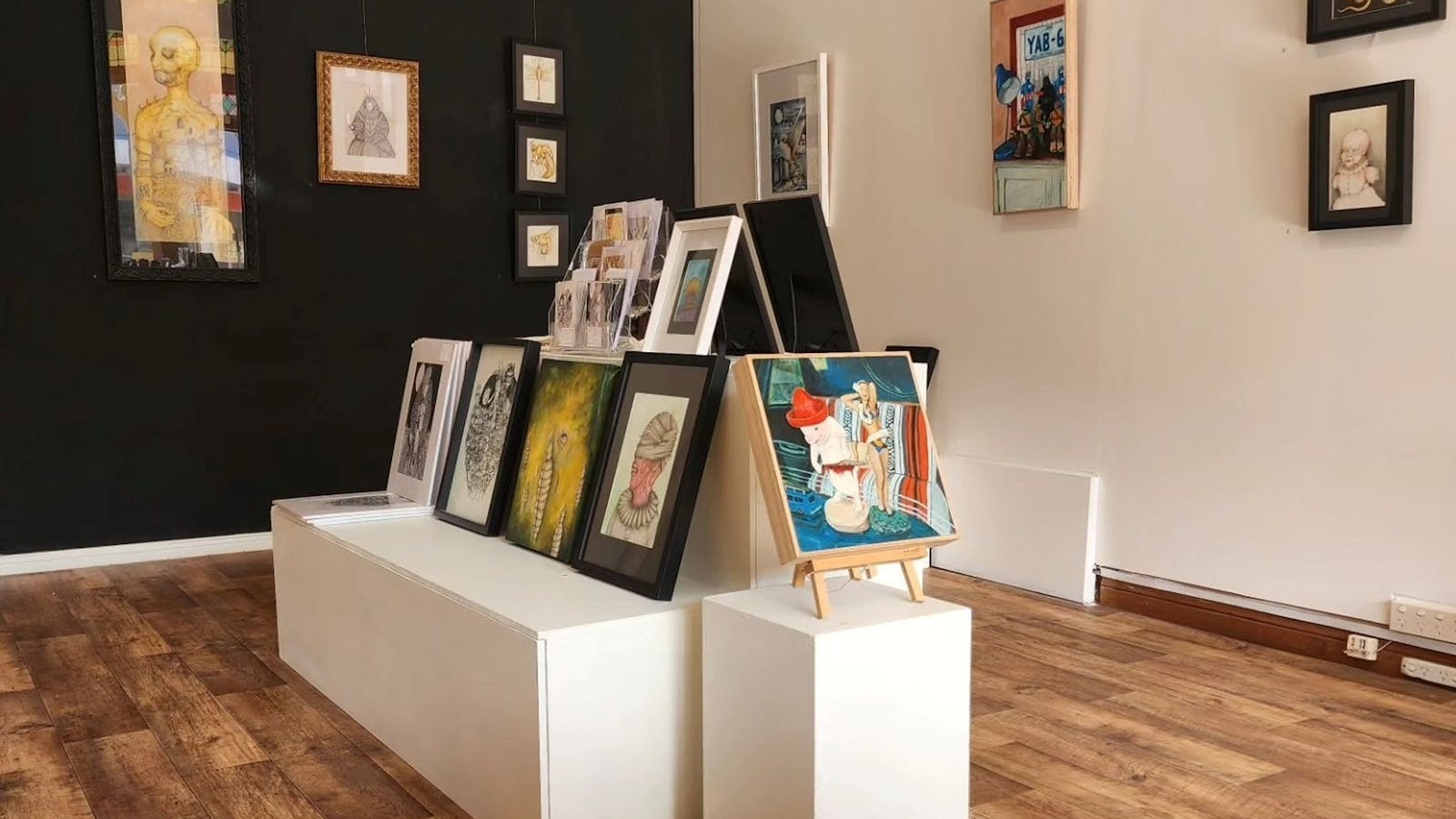 Raven Art Gallery - The Levee Central Maitland